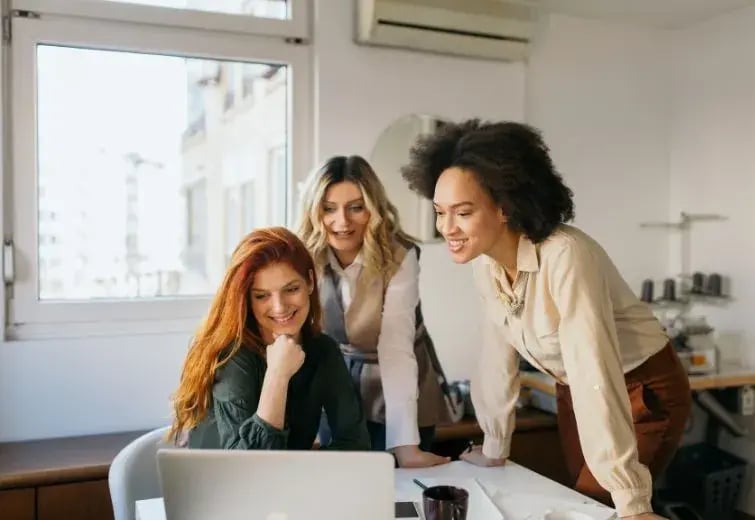 ¿Qué es el liderazgo femenino y cómo puedes ser una líder?